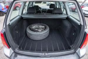 Grey Volkswagen Golf 2001 in Liepaja, with an engine capacity of 1.60 L and mileage of 206 thousand km for 2650 €, photo 11 on AUTOMOTO.COM.LV