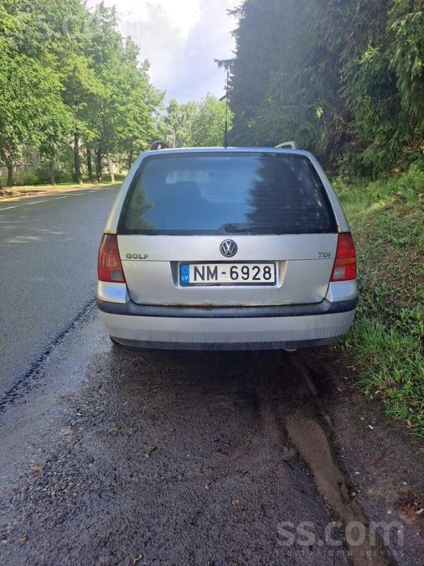 Pelēks Volkswagen Golf 2001 Cēsis, ar dzinēja tilpumu 1.90 L un nobraukumu 302 tūkst. km par 1100 €, foto 2 vietnē AUTOMOTO.COM.LV