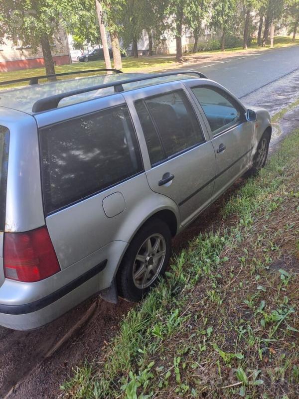 Pelēks Volkswagen Golf 2001 Cēsis, ar dzinēja tilpumu 1.90 L un nobraukumu 302 tūkst. km par 1100 €, foto 4 vietnē AUTOMOTO.COM.LV