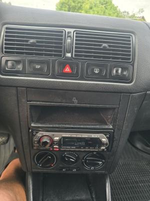 Pelēks Volkswagen Golf 2001 Jurbarkas, ar dzinēja tilpumu 1.90 L un nobraukumu 320 tūkst. km par 1450 €, foto 10 vietnē AUTOMOTO.COM.LV