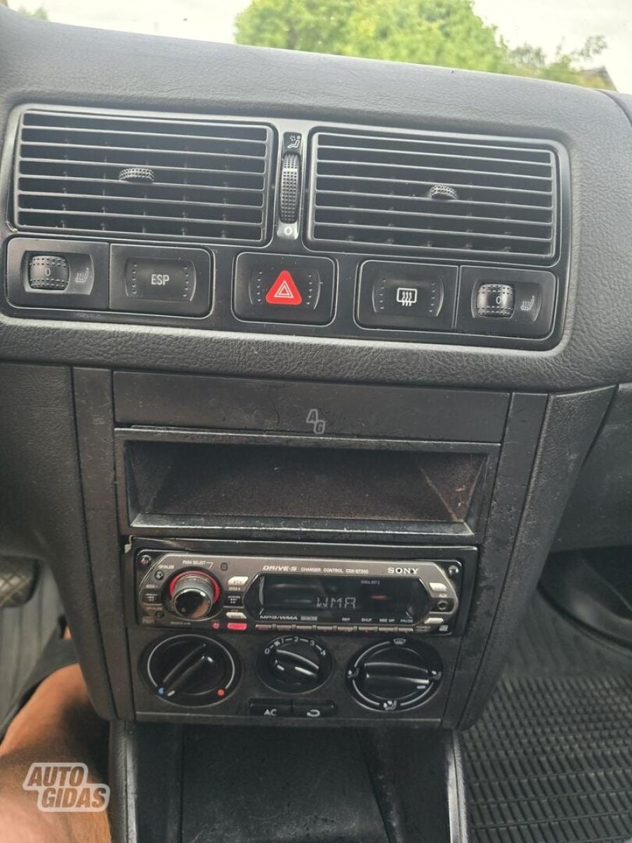Pelēks Volkswagen Golf 2001 Jurbarkas, ar dzinēja tilpumu 1.90 L un nobraukumu 320 tūkst. km par 1250 €, foto 10 vietnē AUTOMOTO.COM.LV