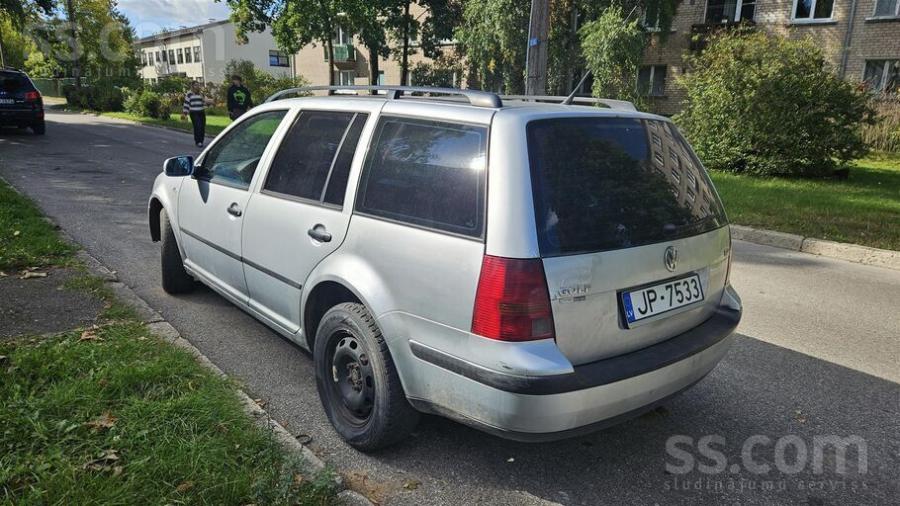 Pelēks Volkswagen Golf 2001 Daugavpils, ar dzinēja tilpumu 1.90 L un nobraukumu 497 tūkst. km par 850 €, foto 4 vietnē AUTOMOTO.COM.LV