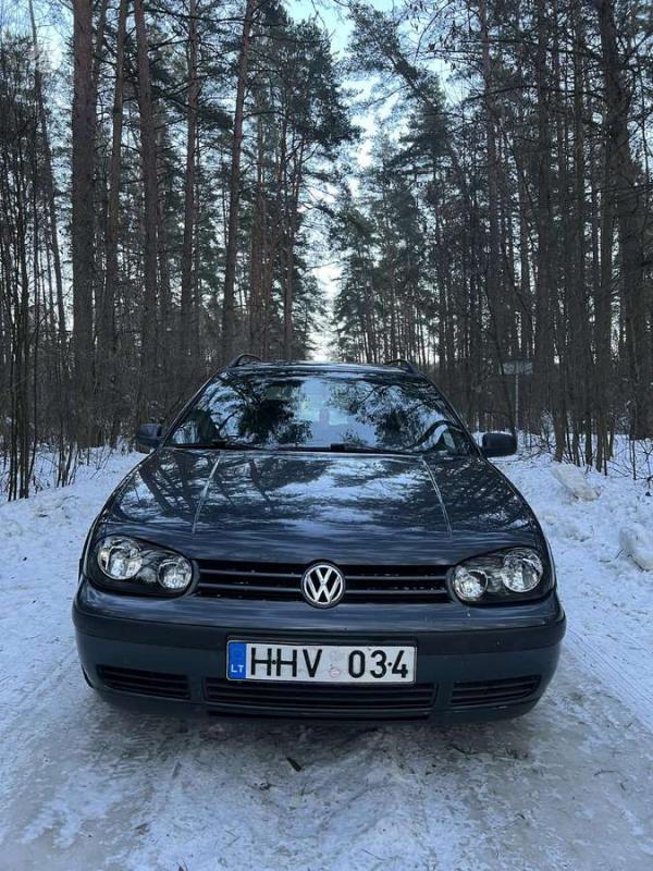 Pelēks Volkswagen Golf 2002 Viļņa, ar dzinēja tilpumu 0.00 L un nobraukumu 320 tūkst. km par 1495 €, foto 2 vietnē AUTOMOTO.COM.LV