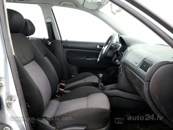 Pelēks Volkswagen Golf 2002 Tallina, ar dzinēja tilpumu 1.90 L un nobraukumu 269 tūkst. km par 499 €, foto 6 vietnē AUTOMOTO.COM.LV