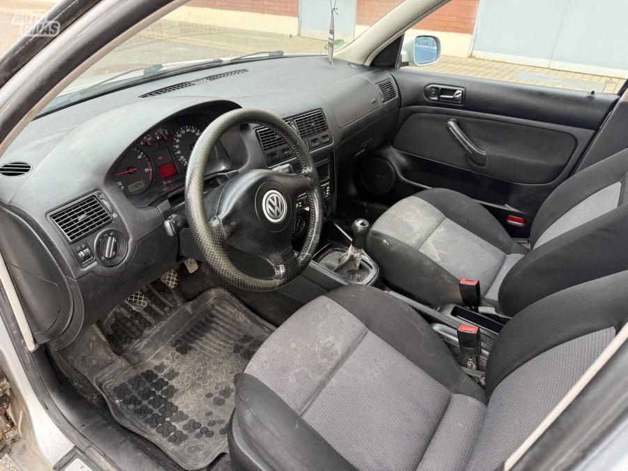 Pelēks Volkswagen Golf 2002 Viļņa, ar dzinēja tilpumu 1.90 L un nobraukumu 273 tūkst. km par 690 €, foto 10 vietnē AUTOMOTO.COM.LV