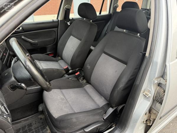 Grey Volkswagen Golf 2002 in Vilnius, with an engine capacity of 1.90 L and mileage of 273 thousand km for 1250 €, photo 10 on AUTOMOTO.COM.LV