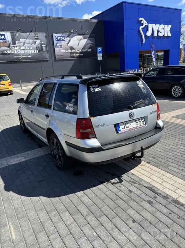 Pelēks Volkswagen Golf 2002 Valmiera, ar dzinēja tilpumu 1.90 L un nobraukumu 295 tūkst. km par 1300 €, foto 4 vietnē AUTOMOTO.COM.LV