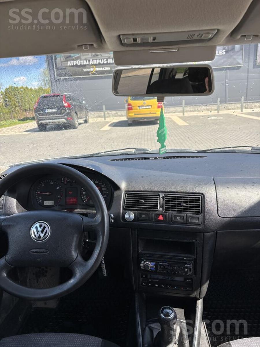 Pelēks Volkswagen Golf 2002 Valmiera, ar dzinēja tilpumu 1.90 L un nobraukumu 295 tūkst. km par 1300 €, foto 10 vietnē AUTOMOTO.COM.LV