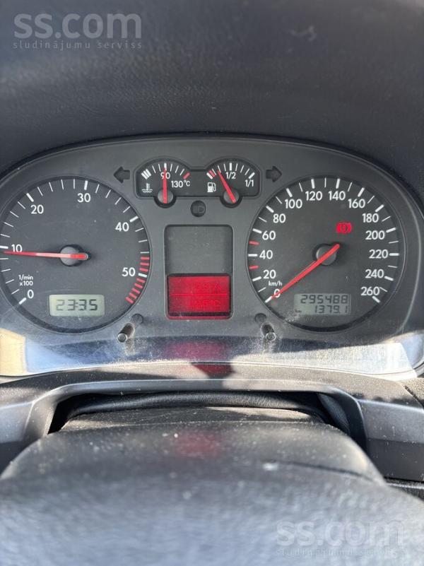 Серый Фольксваген Гольф 2002 в Валмиера, объемом двигателя 1.90 л и пробегом 295 тыс. км за 1300 €, фото 10 на AUTOMOTO.COM.LV