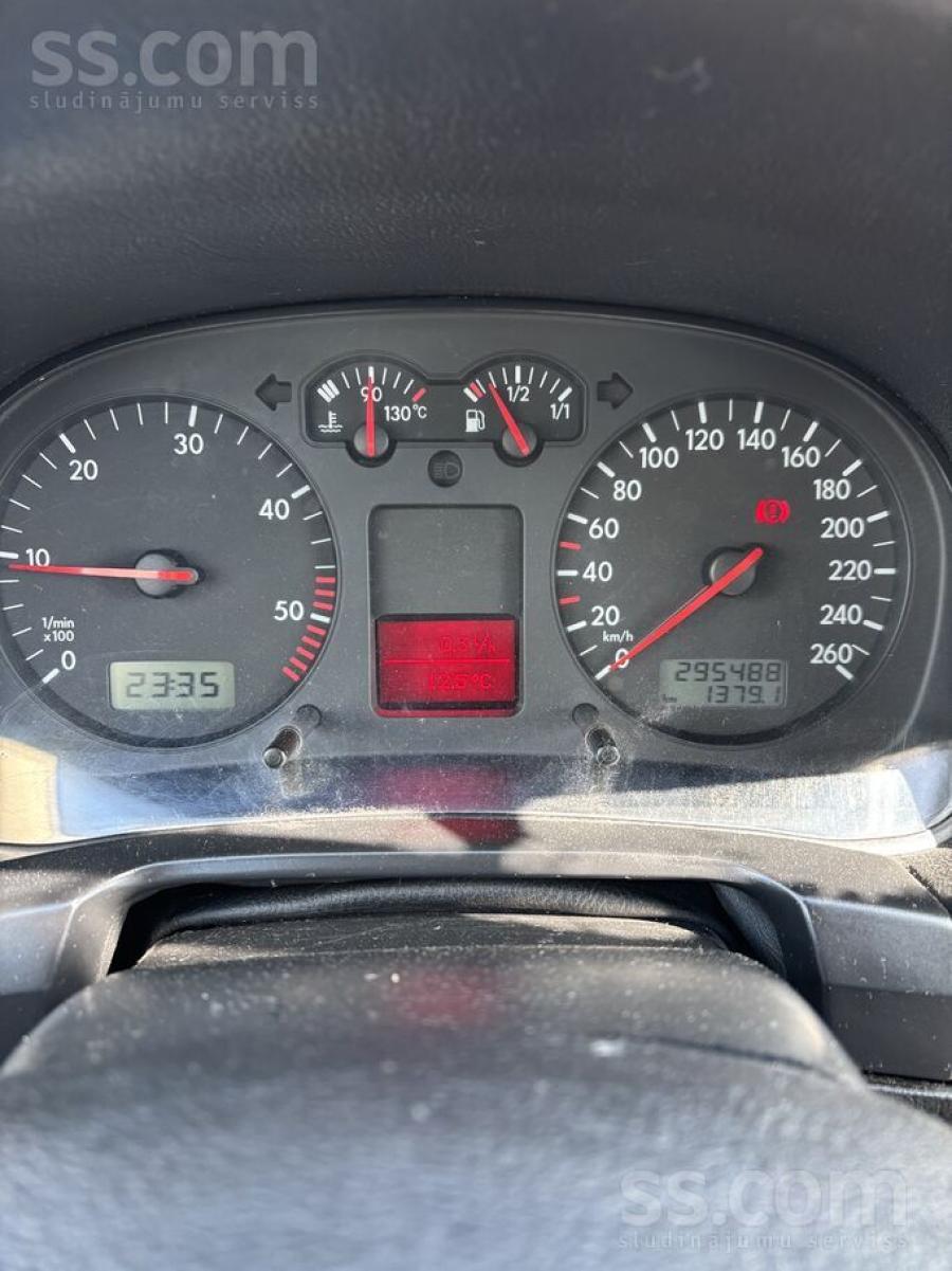 Pelēks Volkswagen Golf 2002 Valmiera, ar dzinēja tilpumu 1.90 L un nobraukumu 295 tūkst. km par 1300 €, foto 11 vietnē AUTOMOTO.COM.LV