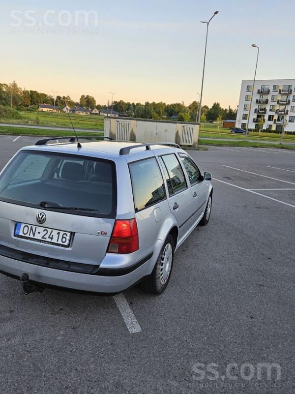 Pelēks Volkswagen Golf 2002 Valmiera, ar dzinēja tilpumu 1.90 L un nobraukumu 413 tūkst. km par 1150 €, foto 5 vietnē AUTOMOTO.COM.LV