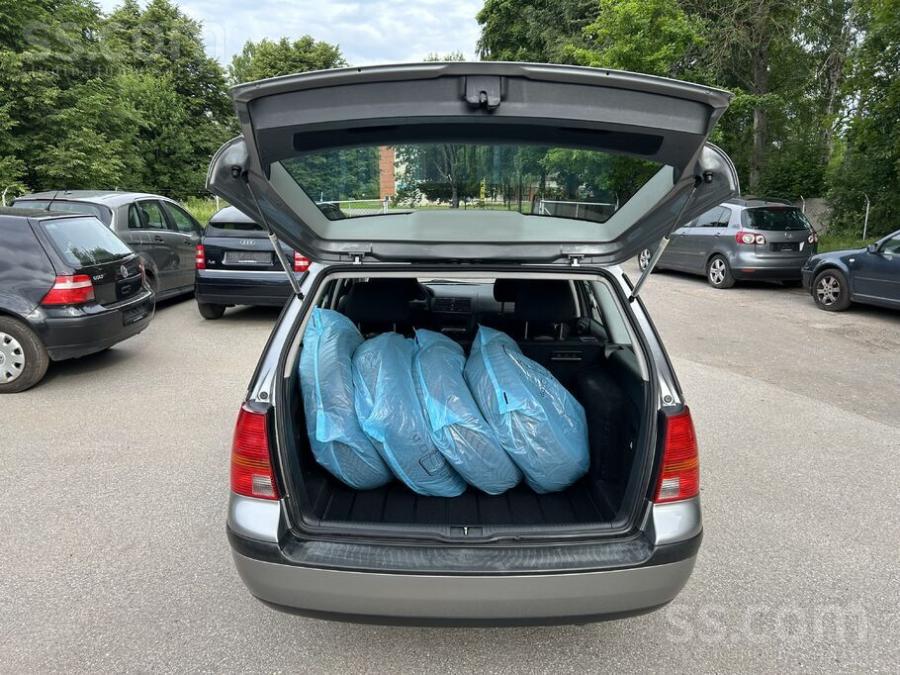 Pelēks Volkswagen Golf 2002 Limbaži, ar dzinēja tilpumu 1.60 L un nobraukumu 218 tūkst. km par 2850 €, foto 8 vietnē AUTOMOTO.COM.LV