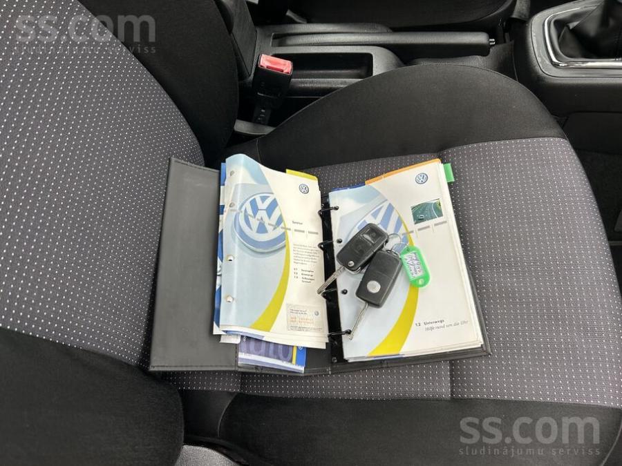 Pelēks Volkswagen Golf 2002 Limbaži, ar dzinēja tilpumu 1.60 L un nobraukumu 218 tūkst. km par 2850 €, foto 12 vietnē AUTOMOTO.COM.LV