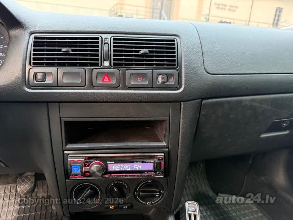 Pelēks Volkswagen Golf 2002 Rakvere, ar dzinēja tilpumu 1.40 L un nobraukumu 267 tūkst. km par 950 €, foto 8 vietnē AUTOMOTO.COM.LV