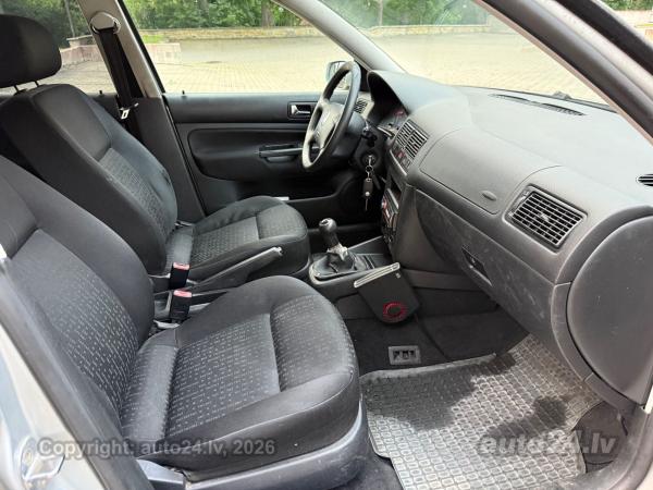 Pelēks Volkswagen Golf 2002 Rakvere, ar dzinēja tilpumu 1.40 L un nobraukumu 267 tūkst. km par 950 €, foto 9 vietnē AUTOMOTO.COM.LV