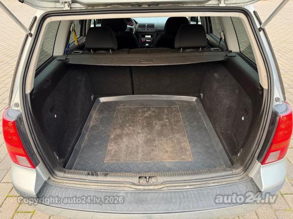Pelēks Volkswagen Golf 2002 Rakvere, ar dzinēja tilpumu 1.40 L un nobraukumu 267 tūkst. km par 950 €, foto 10 vietnē AUTOMOTO.COM.LV