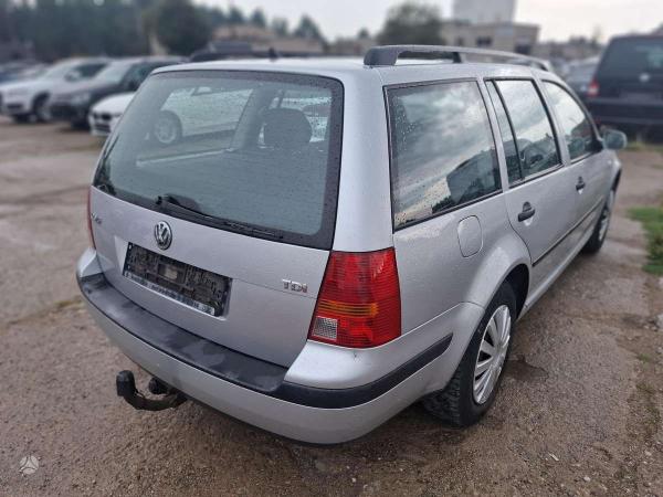 Pelēks Volkswagen Golf 2002 Utena, ar dzinēja tilpumu 1.90 L un nobraukumu 240 tūkst. km par 1700 €, foto 5 vietnē AUTOMOTO.COM.LV