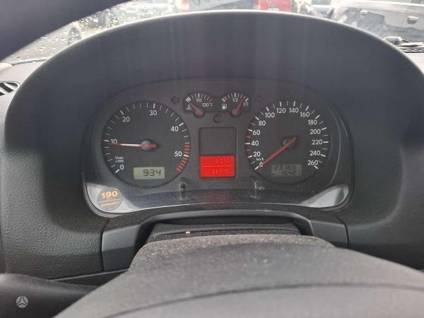 Pelēks Volkswagen Golf 2002 Utena, ar dzinēja tilpumu 1.90 L un nobraukumu 240 tūkst. km par 1700 €, foto 9 vietnē AUTOMOTO.COM.LV