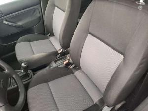 Pelēks Volkswagen Golf 2002 Utena, ar dzinēja tilpumu 1.90 L un nobraukumu 240 tūkst. km par 1700 €, foto 13 vietnē AUTOMOTO.COM.LV