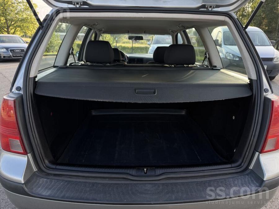 Pelēks Volkswagen Golf 2002 Ogre, ar dzinēja tilpumu 1.90 L un nobraukumu 0 tūkst. km par 2850 €, foto 13 vietnē AUTOMOTO.COM.LV
