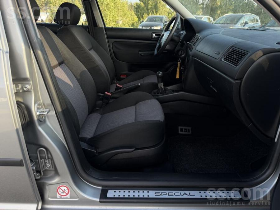 Pelēks Volkswagen Golf 2002 Ogre, ar dzinēja tilpumu 1.90 L un nobraukumu 0 tūkst. km par 2850 €, foto 15 vietnē AUTOMOTO.COM.LV