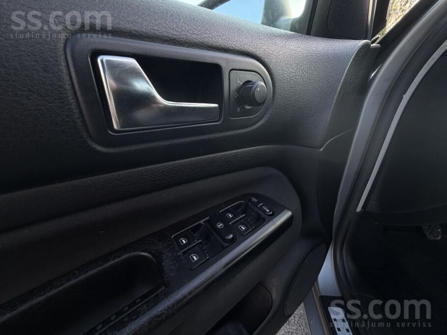 Pelēks Volkswagen Golf 2002 Ogre, ar dzinēja tilpumu 1.90 L un nobraukumu 0 tūkst. km par 2850 €, foto 16 vietnē AUTOMOTO.COM.LV