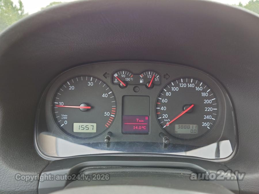 Grey Volkswagen Golf 2002 in Jogeva, with an engine capacity of 1.90 L and mileage of 389 thousand km for 2500 €, photo 8 on AUTOMOTO.COM.LV