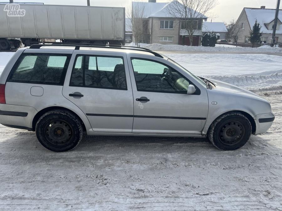 Grey Volkswagen Golf 2003 in Raseiniai, with an engine capacity of 1.90 L and mileage of 331 thousand km for 1200 €, photo 3 on AUTOMOTO.COM.LV