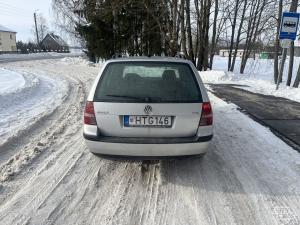 Grey Volkswagen Golf 2003 in Raseiniai, with an engine capacity of 1.90 L and mileage of 331 thousand km for 1200 €, photo 6 on AUTOMOTO.COM.LV