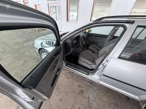 Pelēks Volkswagen Golf 2003 Viļņa, ar dzinēja tilpumu 1.90 L un nobraukumu 370 tūkst. km par 1600 €, foto 11 vietnē AUTOMOTO.COM.LV