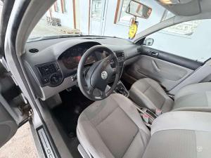 Pelēks Volkswagen Golf 2003 Viļņa, ar dzinēja tilpumu 1.90 L un nobraukumu 370 tūkst. km par 1600 €, foto 12 vietnē AUTOMOTO.COM.LV