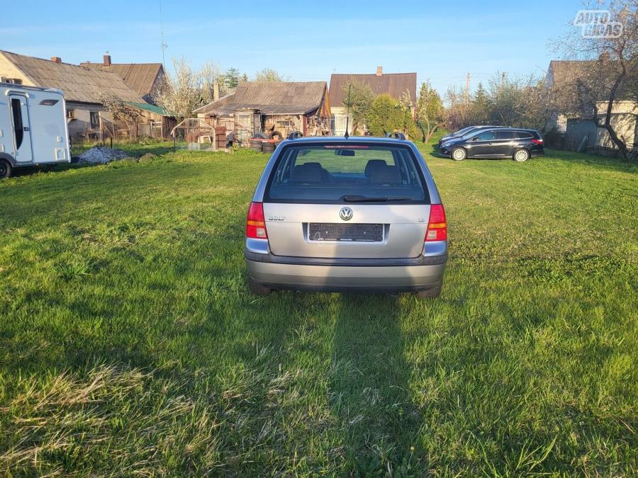 Grey Volkswagen Golf 2003 in Vilkaviskis, with an engine capacity of 1.60 L and mileage of 157 thousand km for 1100 €, photo 5 on AUTOMOTO.COM.LV