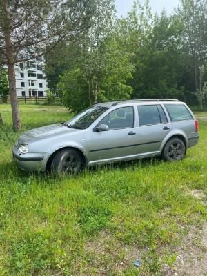 Pelēks Volkswagen Golf 2003 Rīga, ar dzinēja tilpumu 1.60 L un nobraukumu 256 tūkst. km par 1200 €, foto 3 vietnē AUTOMOTO.COM.LV