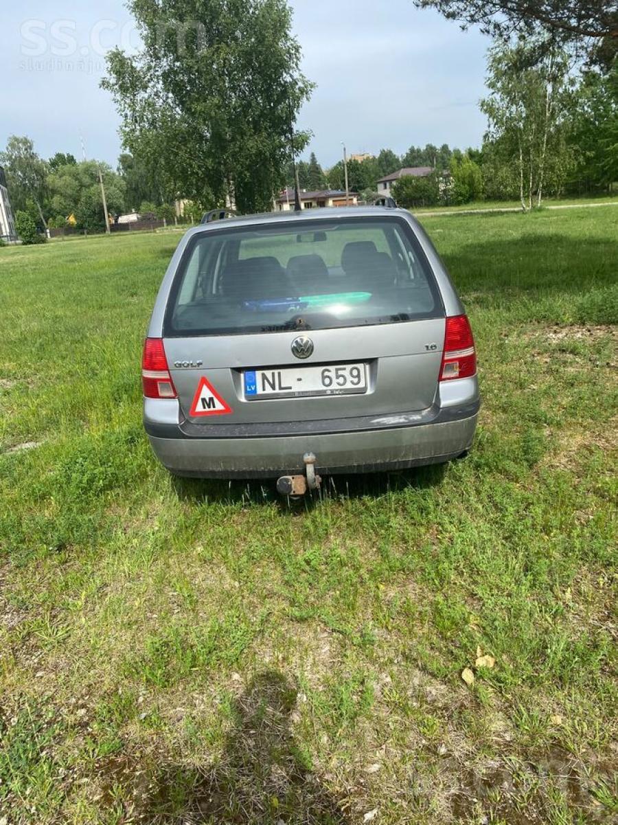 Pelēks Volkswagen Golf 2003 Rīga, ar dzinēja tilpumu 1.60 L un nobraukumu 256 tūkst. km par 1200 €, foto 5 vietnē AUTOMOTO.COM.LV