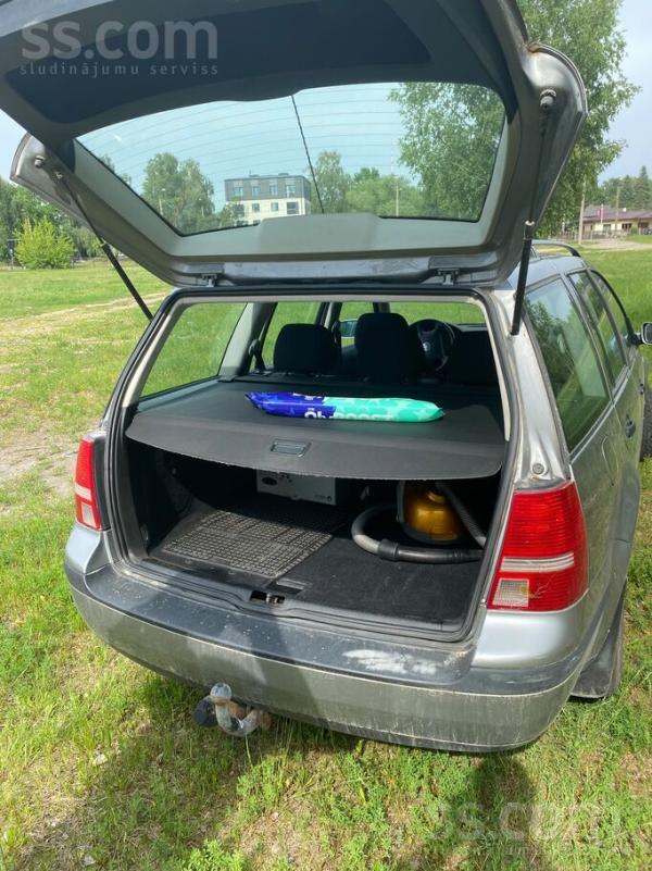 Pelēks Volkswagen Golf 2003 Rīga, ar dzinēja tilpumu 1.60 L un nobraukumu 256 tūkst. km par 1200 €, foto 5 vietnē AUTOMOTO.COM.LV