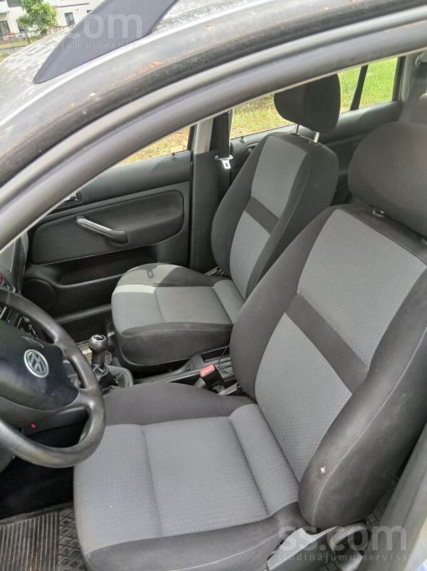 Pelēks Volkswagen Golf 2003 Rīga, ar dzinēja tilpumu 1.60 L un nobraukumu 256 tūkst. km par 1200 €, foto 8 vietnē AUTOMOTO.COM.LV