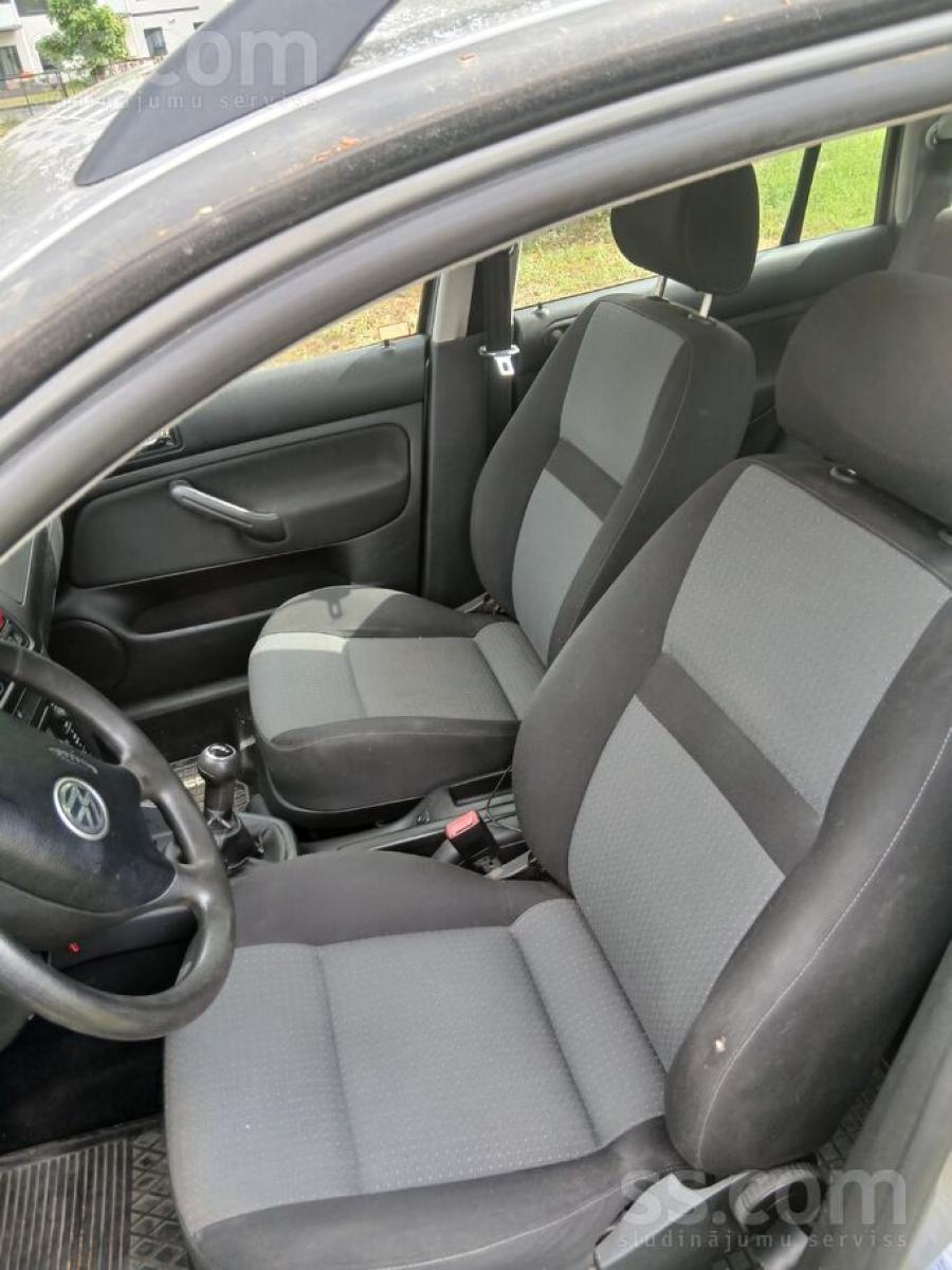 Pelēks Volkswagen Golf 2003 Rīga, ar dzinēja tilpumu 1.60 L un nobraukumu 256 tūkst. km par 1200 €, foto 9 vietnē AUTOMOTO.COM.LV