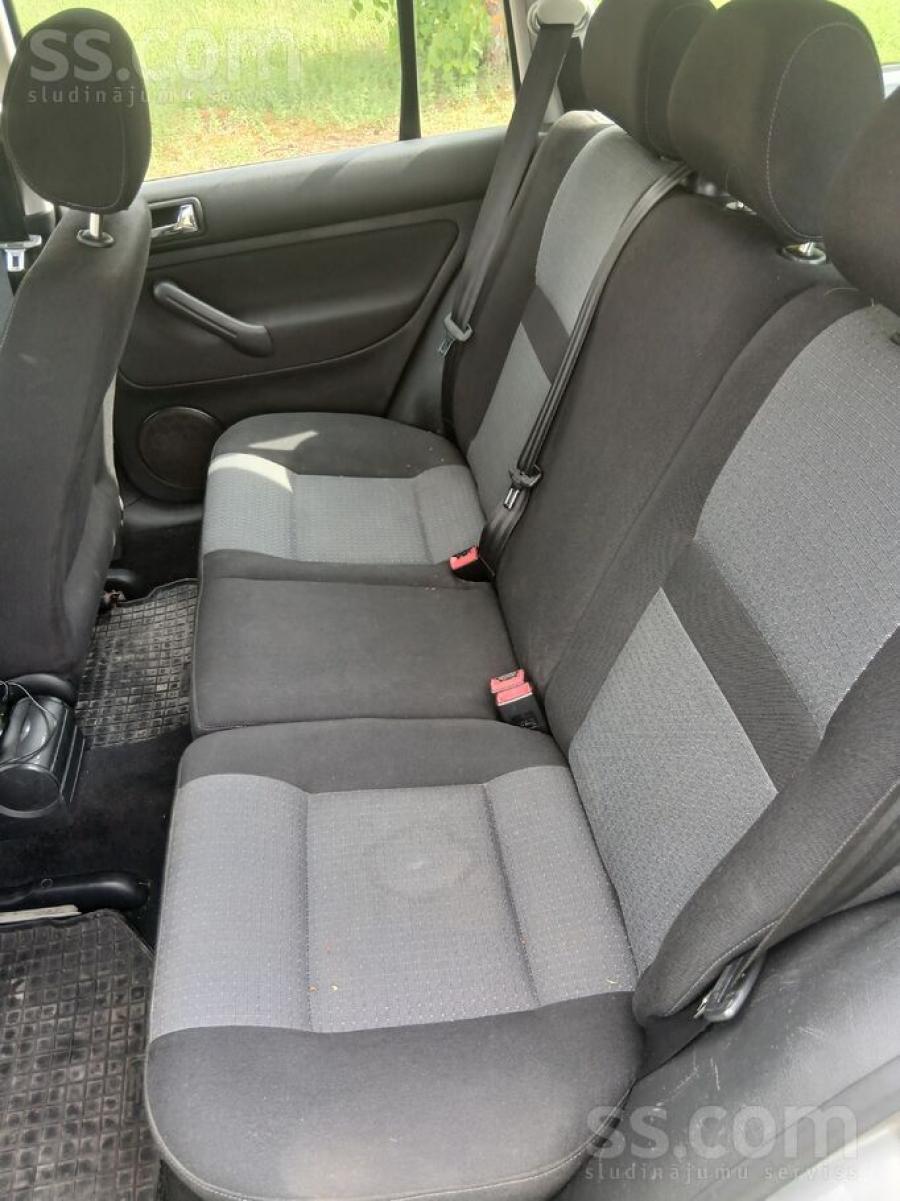 Pelēks Volkswagen Golf 2003 Rīga, ar dzinēja tilpumu 1.60 L un nobraukumu 256 tūkst. km par 1200 €, foto 10 vietnē AUTOMOTO.COM.LV
