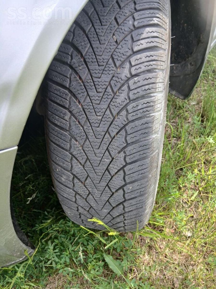 Pelēks Volkswagen Golf 2003 Rīga, ar dzinēja tilpumu 1.60 L un nobraukumu 256 tūkst. km par 1200 €, foto 13 vietnē AUTOMOTO.COM.LV