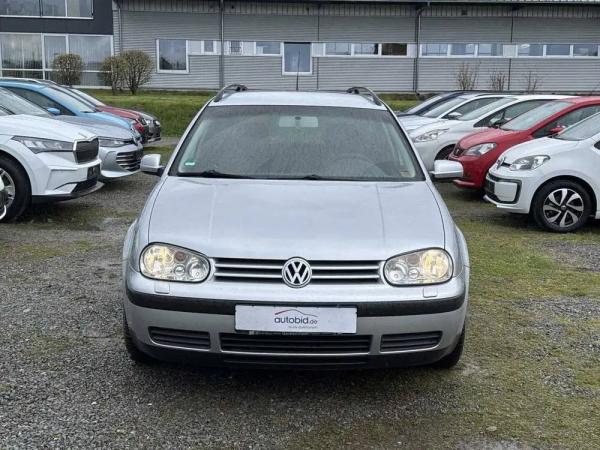 Pelēks Volkswagen Golf 2003 Limbaži, ar dzinēja tilpumu 1.60 L un nobraukumu 223 tūkst. km par 3150 €, foto 2 vietnē AUTOMOTO.COM.LV