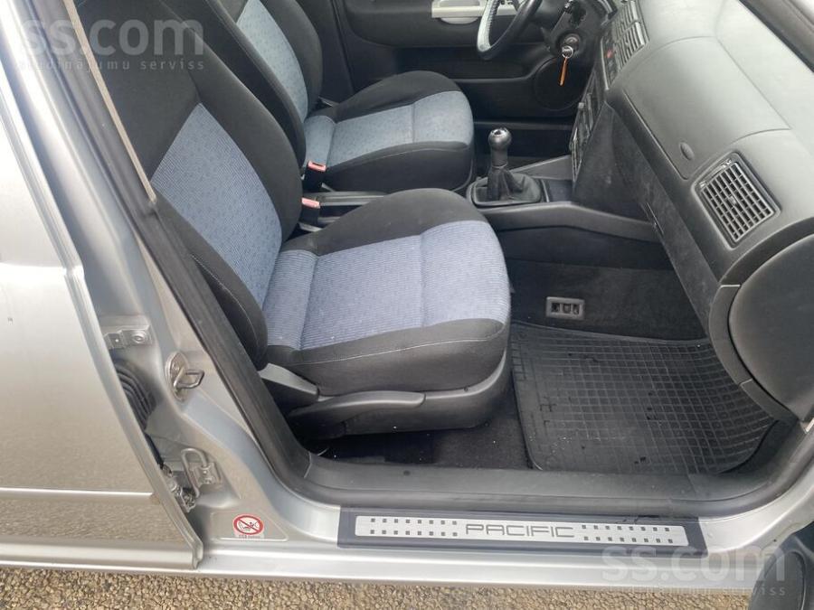 Pelēks Volkswagen Golf 2003 Ludza, ar dzinēja tilpumu 1.90 L un nobraukumu 0 tūkst. km par 2350 €, foto 20 vietnē AUTOMOTO.COM.LV