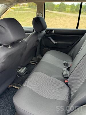 Grey Volkswagen Golf 2003 in Limbazi, with an engine capacity of 1.90 L and mileage of 356 thousand km for 1000 €, photo 8 on AUTOMOTO.COM.LV