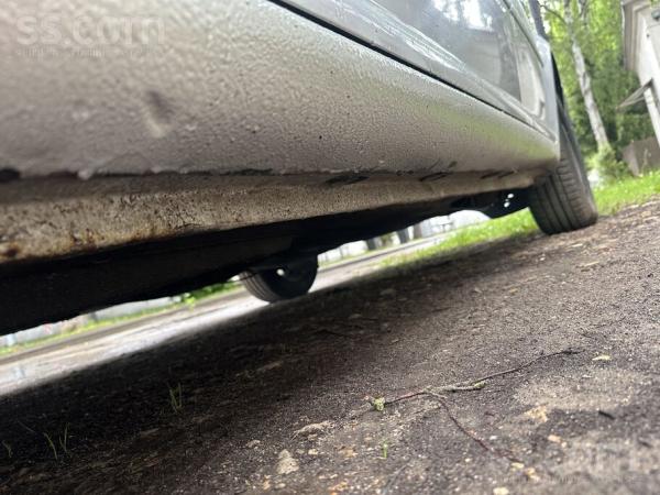 Pelēks Volkswagen Golf 2003 Rīga, ar dzinēja tilpumu 1.90 L un nobraukumu 337 tūkst. km par 1500 €, foto 9 vietnē AUTOMOTO.COM.LV