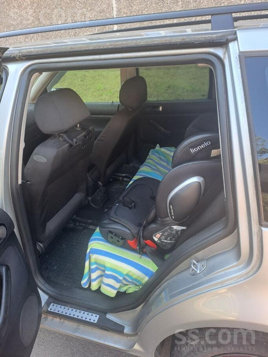 Pelēks Volkswagen Golf 2003 Daugavpils, ar dzinēja tilpumu 1.90 L un nobraukumu 433 tūkst. km par 1200 €, foto 10 vietnē AUTOMOTO.COM.LV