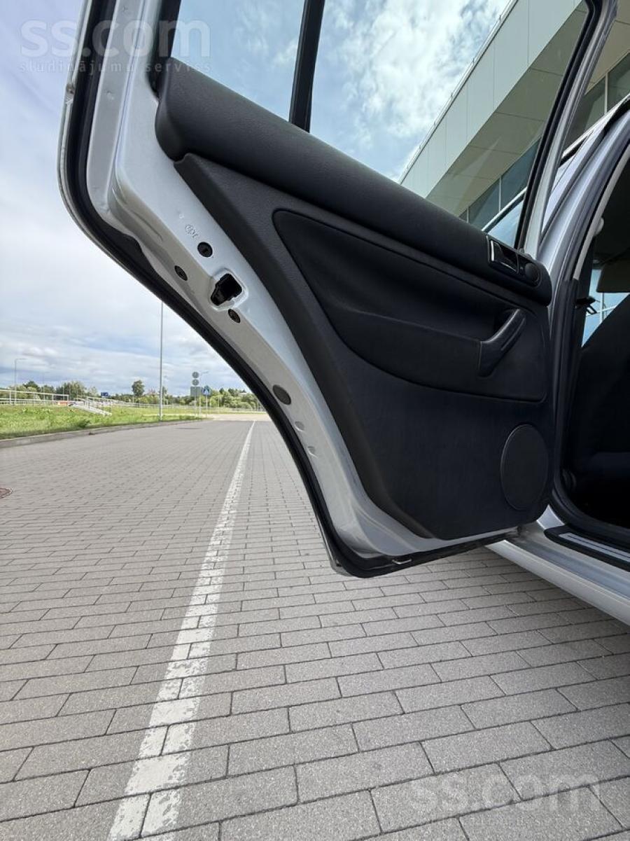 Grey Volkswagen Golf 2003 in Rezekne, with an engine capacity of 1.90 L and mileage of 289 thousand km for 2999 €, photo 12 on AUTOMOTO.COM.LV