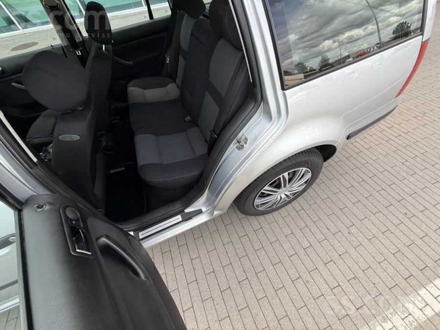 Grey Volkswagen Golf 2003 in Rezekne, with an engine capacity of 1.90 L and mileage of 289 thousand km for 2999 €, photo 13 on AUTOMOTO.COM.LV