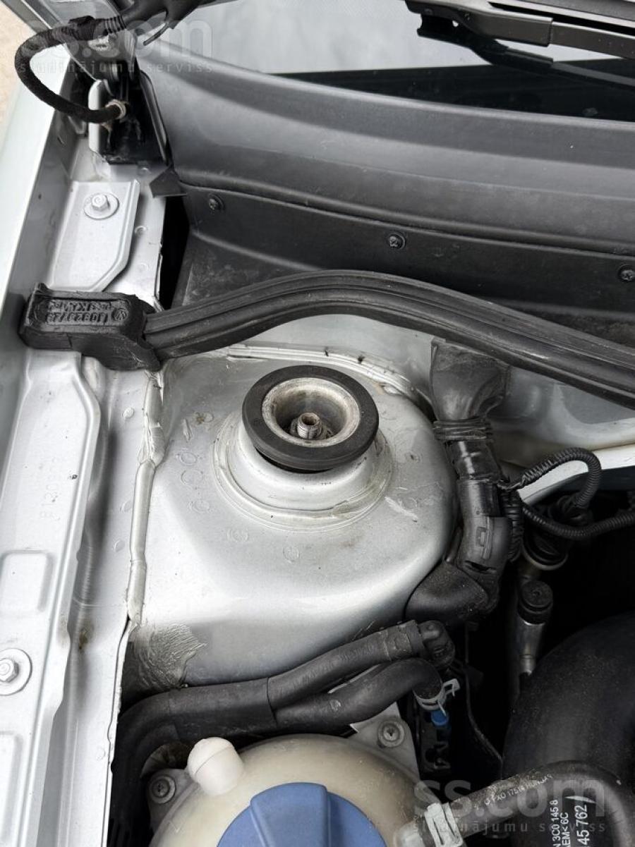 Pelēks Volkswagen Golf 2003 Rēzekne, ar dzinēja tilpumu 1.90 L un nobraukumu 291 tūkst. km par 3000 €, foto 22 vietnē AUTOMOTO.COM.LV