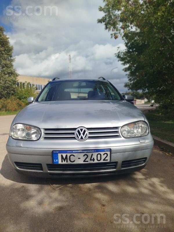 Grey Volkswagen Golf 2003 in Rezekne, with an engine capacity of 1.90 L and mileage of 329 thousand km for 1455 €, photo 1 on AUTOMOTO.COM.LV