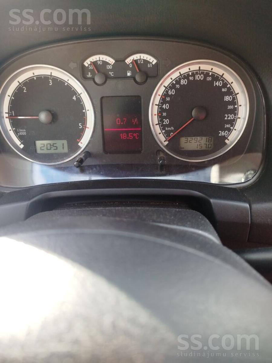 Pelēks Volkswagen Golf 2003 Rēzekne, ar dzinēja tilpumu 1.90 L un nobraukumu 329 tūkst. km par 1455 €, foto 6 vietnē AUTOMOTO.COM.LV