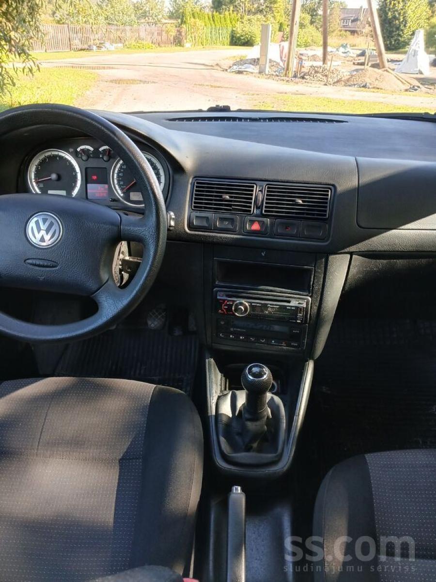 Pelēks Volkswagen Golf 2003 Jūrmala, ar dzinēja tilpumu 1.60 L un nobraukumu 311 tūkst. km par 1800 €, foto 10 vietnē AUTOMOTO.COM.LV